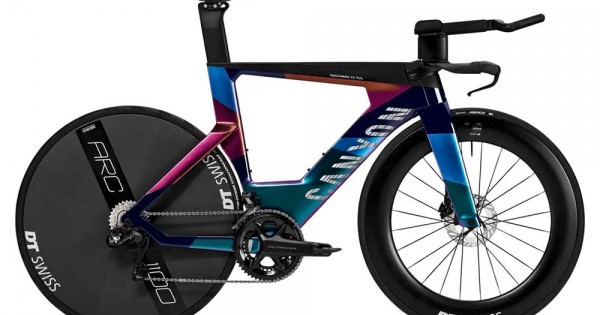 2025 Canyon Speedmax CF SLX Road to Roth Triathlon Bike